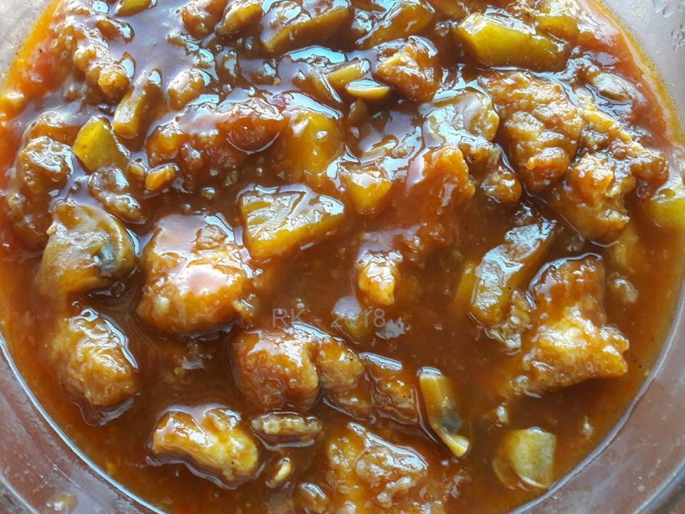 SOET SUUR HOENDER MET SAMPIOENE EN PYNAPPEL - Your Recipe Blog