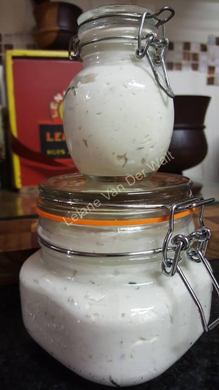 TUISGEMAAKTE BLOUKAAS EN ROOSMARYN ROOMKAAS - Your Recipe Blog