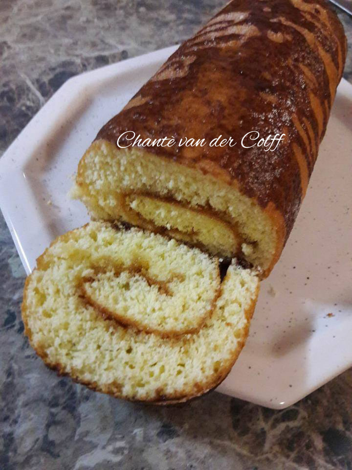 ROLKOEK MET KONFYTVULSEL - Your Recipe Blog