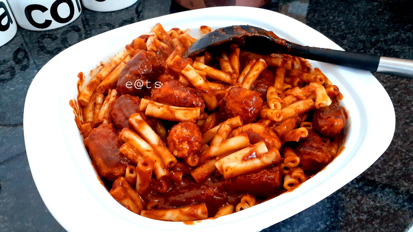 SPELT MACARONI WITH PORK MEATBALLS IN POMODORO SAUCE - Your Recipe Blog