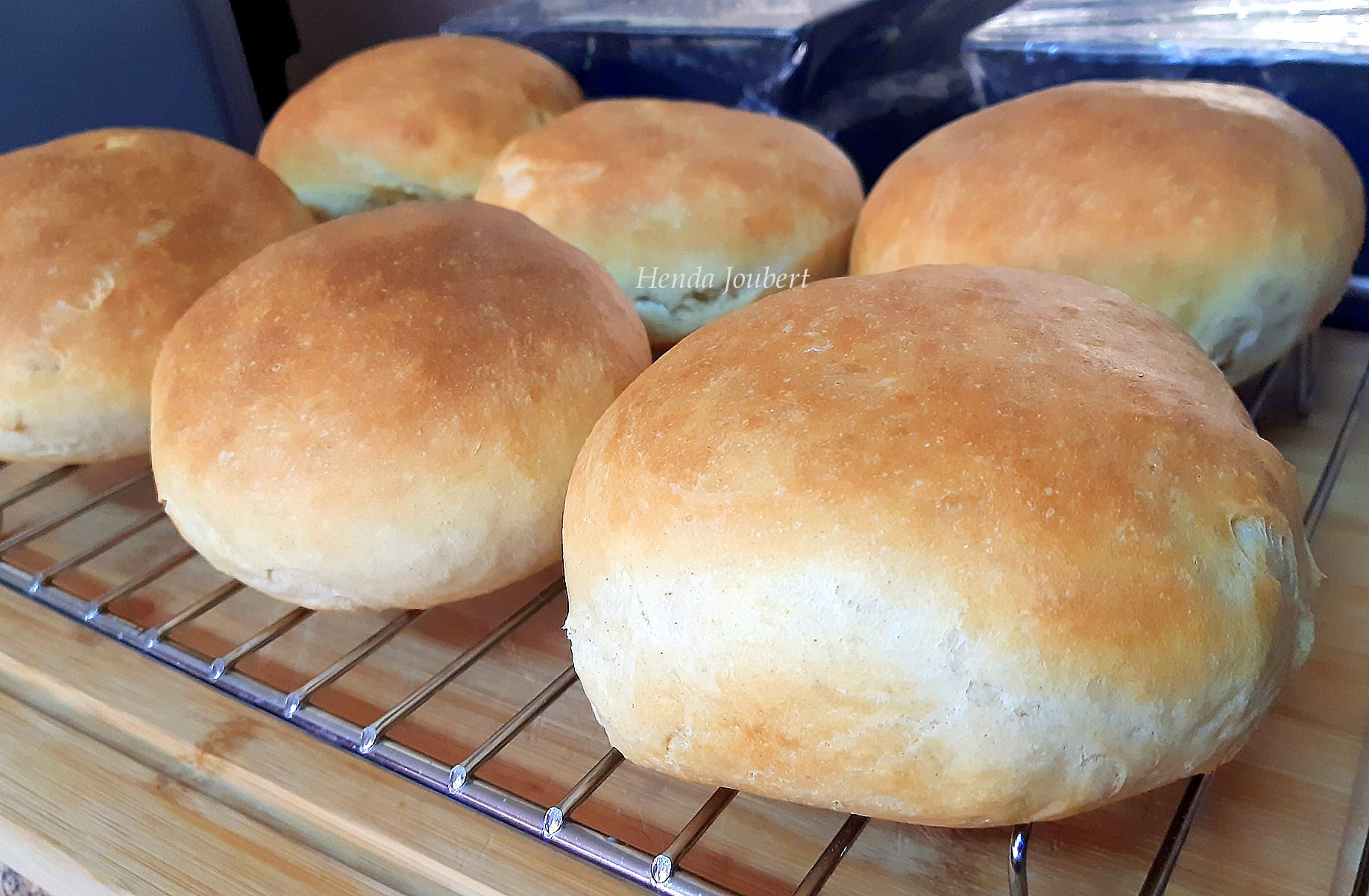 WIT BROODROLLETJIES - Your Recipe Blog